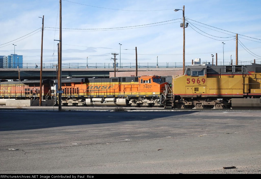 BNSF 7407